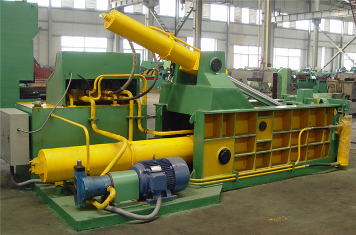 Horizontal Push Out Hydraulic Baling Press With Mobile Hopper 25Mpa Voltage